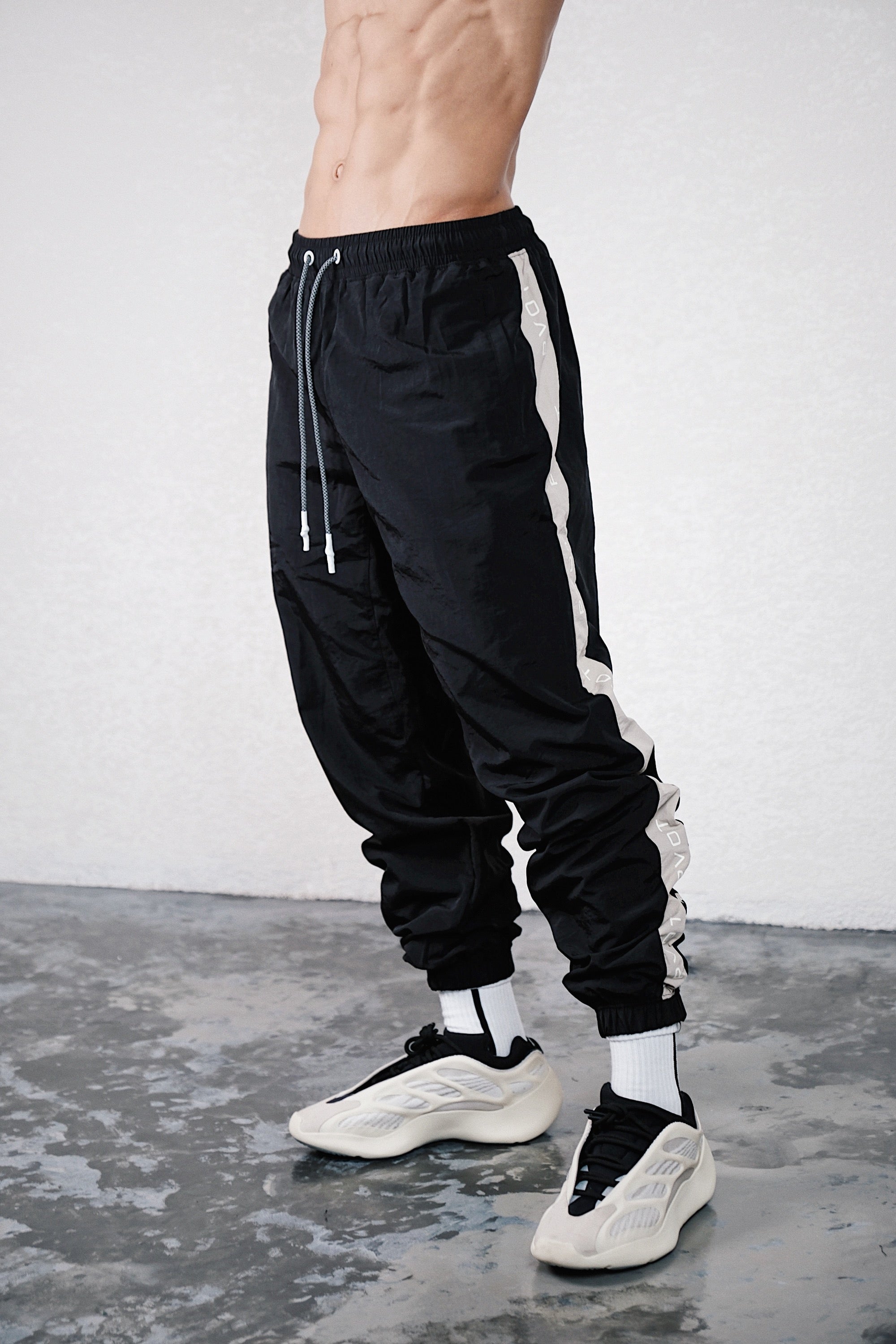 Pvot SL Nylon Pants (Black / Beige)